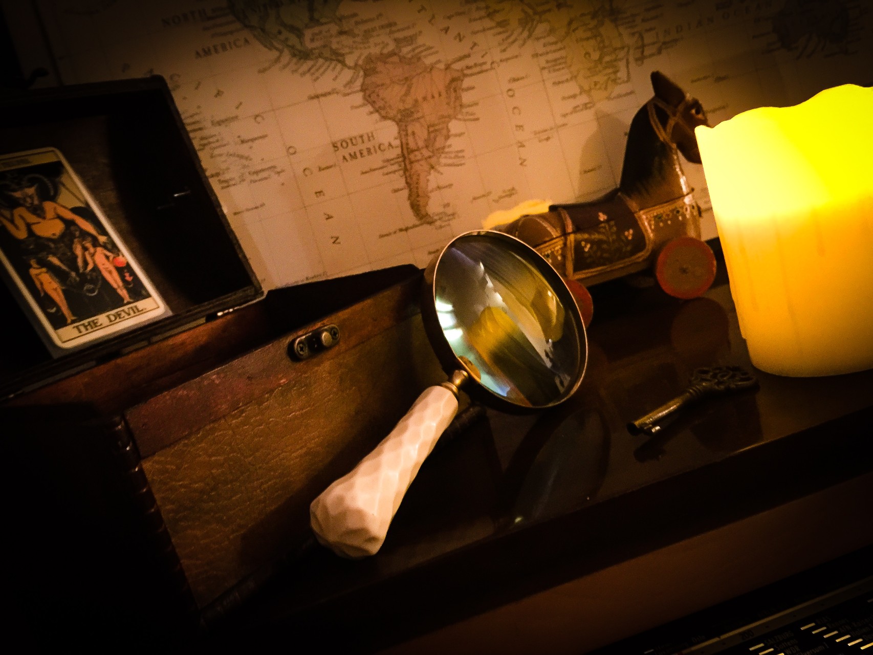 Conheça o jogo Escape The Room e tente desvendar o mistério se você ...